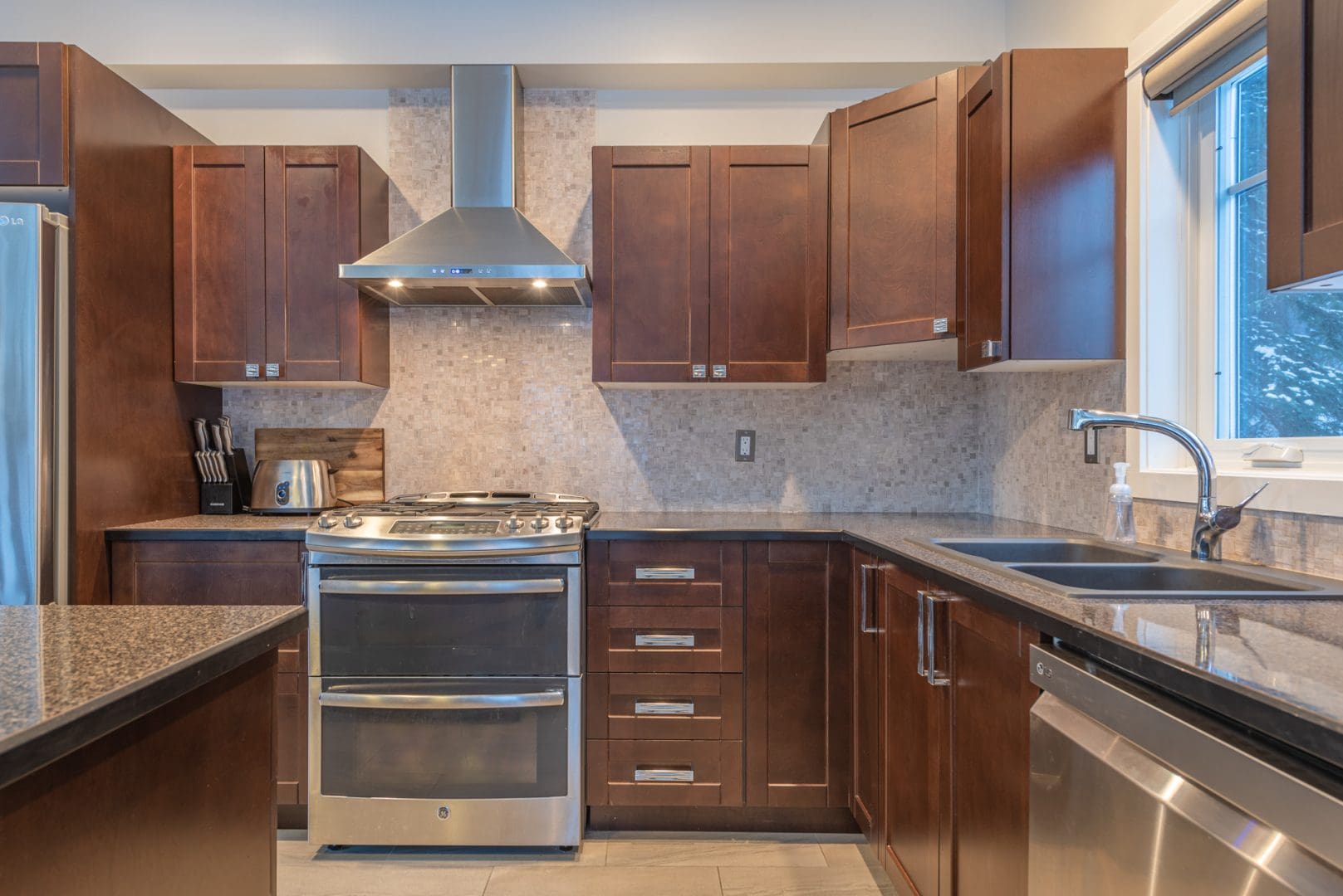 Powder Peak Upper – Silver Star Stays – Pet Friendly Vacation Home ...